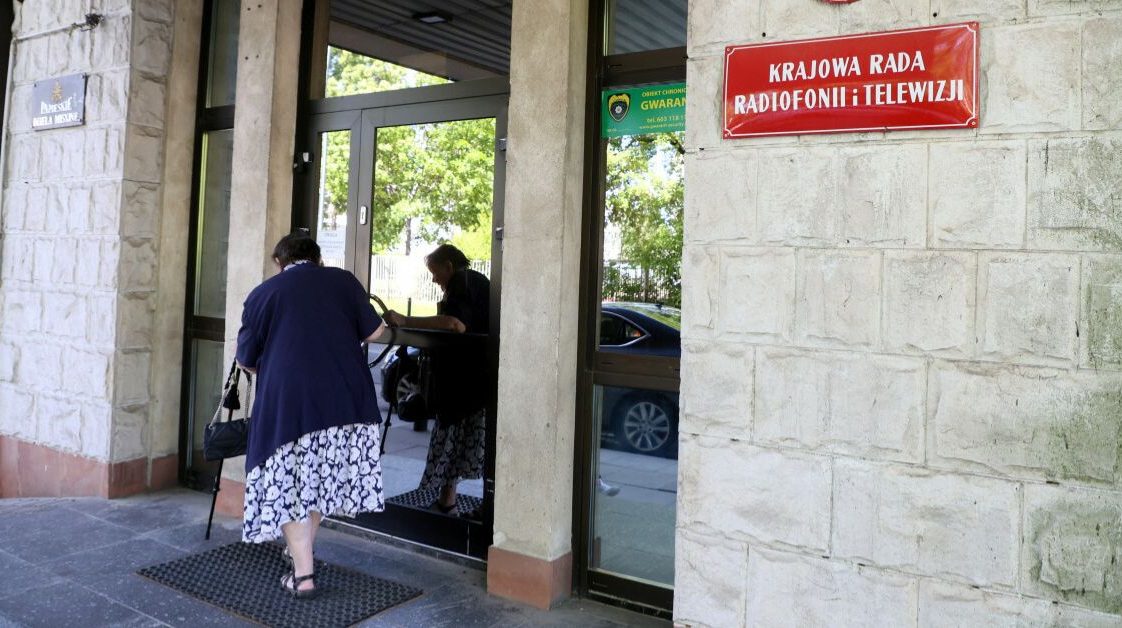 Emeryci nie muszą płacić za abonament RTV. Wystarczy, że mają ten dokument